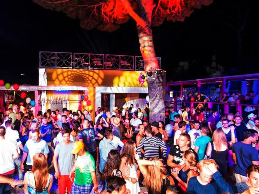Night club Disco club „Petar Pan“ Makarska - le cose da fare Makarska