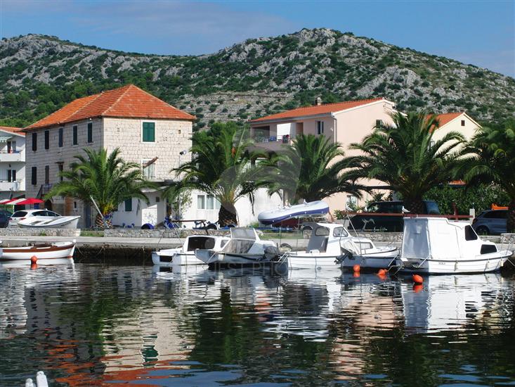 Seget Vranjica - tourist guide