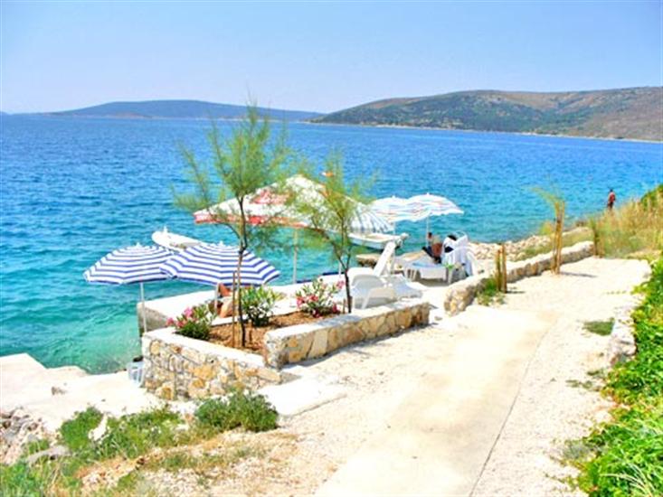 Seget Vranjica - tourist guide