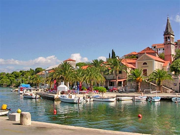 Splitska - island Brac - tourist guide