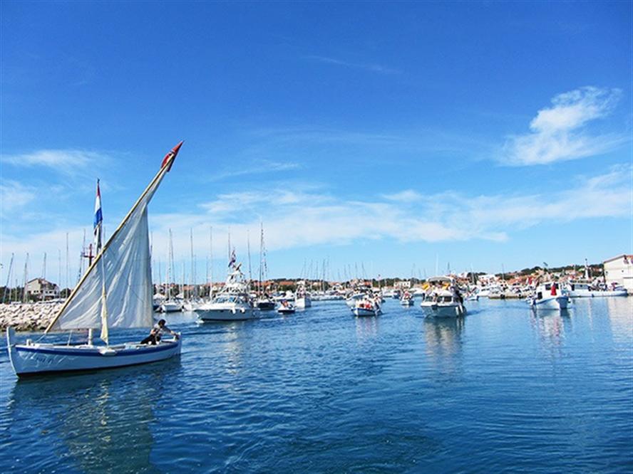 Fesztivál Jezerski dani mora Jezera - Murter sziget - dolgom van Jezera ...