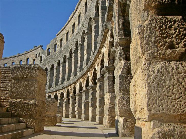 Pula - tourist guide