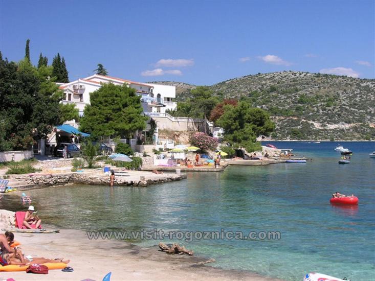 Plaža Crljina Rogoznica - Turistična destinacija info - Plaža Crljina ...