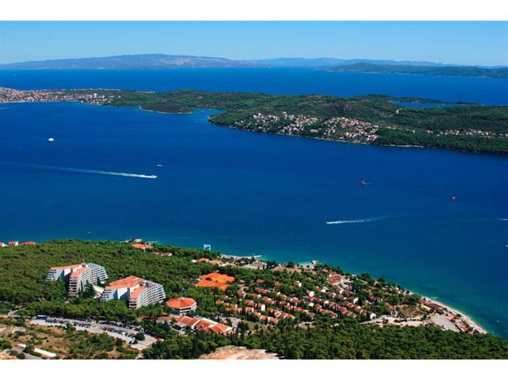 Medena beach - Seget Donji | Croatian beaches