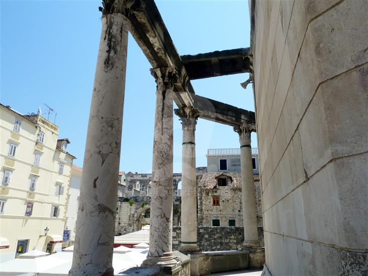 Split - tourist guide