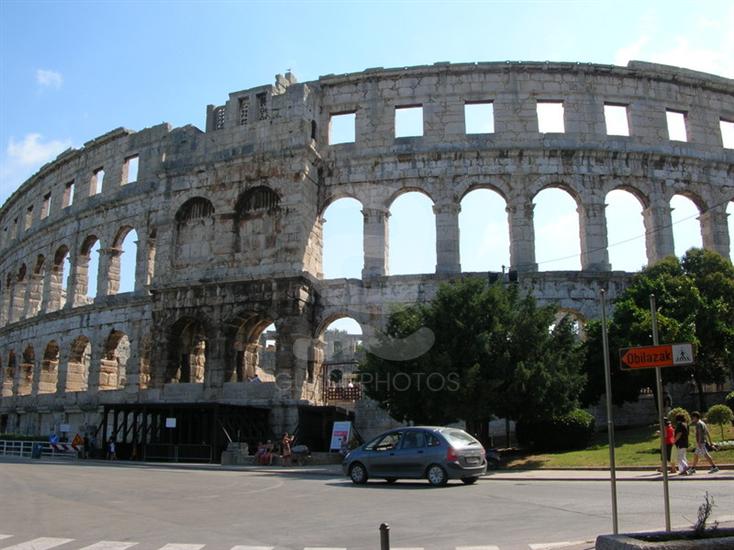 Pula - tourist guide