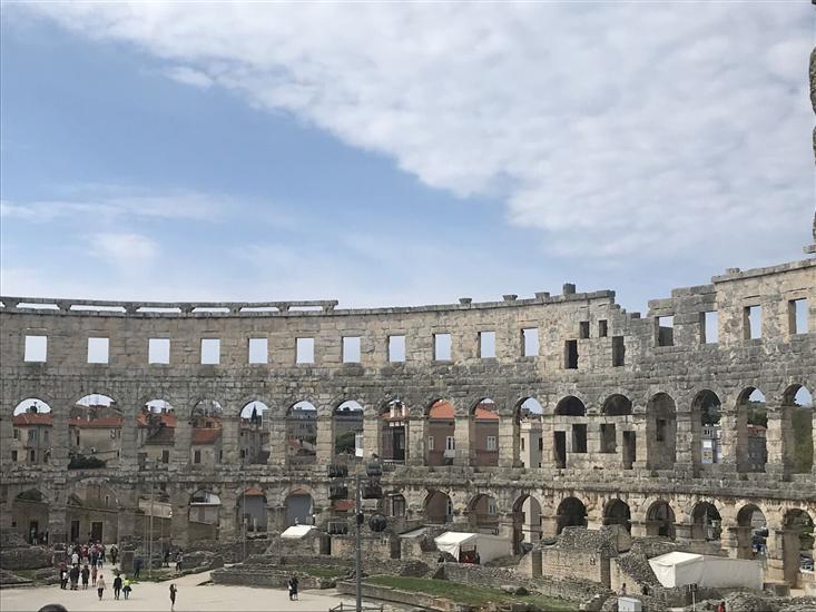 Pula - tourist guide