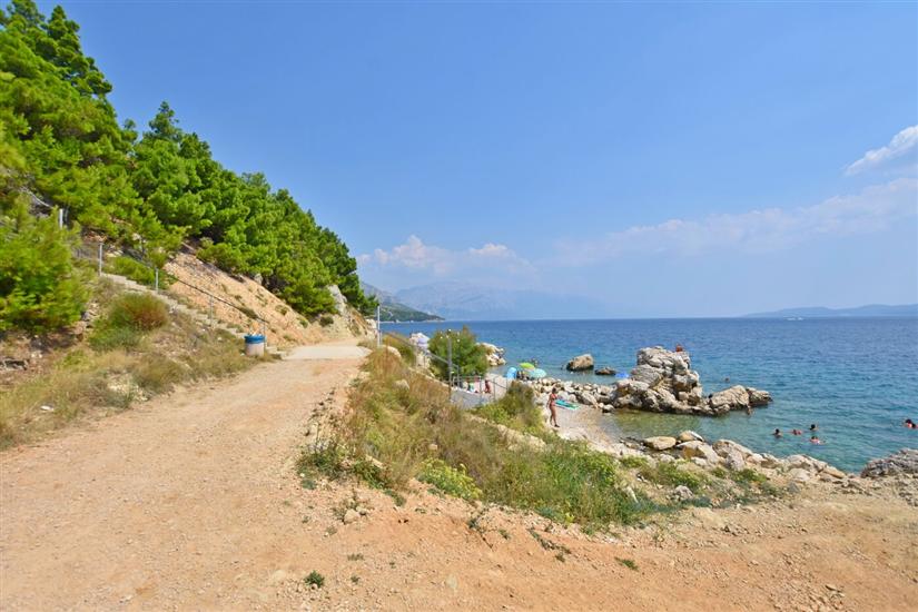 Lokva Rogoznica - tourist guide