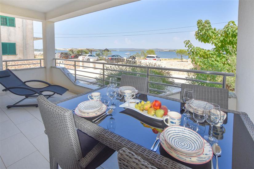 Szállások Apartman Ray of Sunshine 89321 Kraj, szállások Észak-Dalmácia ...