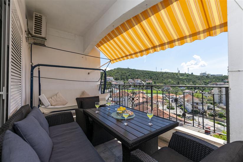 Accommodation Apartment Snjezana 94311 Dugi Rat, accommodation Split ...