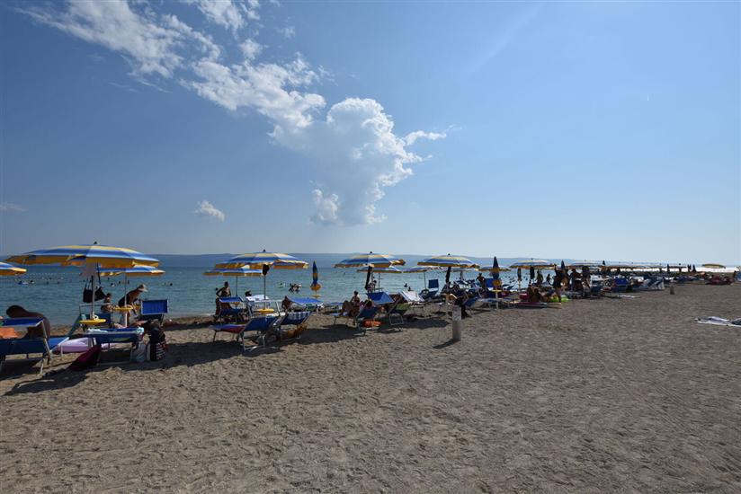 Ubytovanie Apartmán Duce beach 85051 Duce, ubytovanie Split a Trogir ...