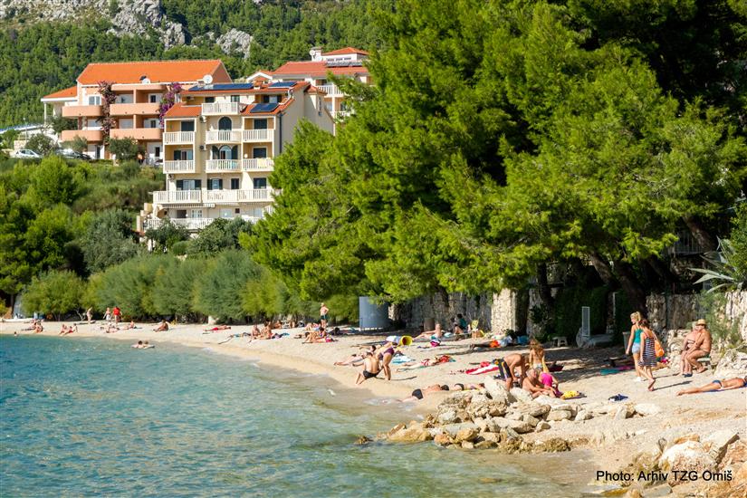 Plaża Nemira Omis - Informacje o turystycznych destynacjach - Plaża ...