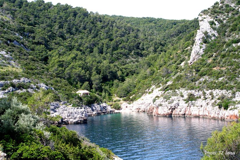 La plage de Mala Stiniva Jelsa - île de Hvar - Informations ...