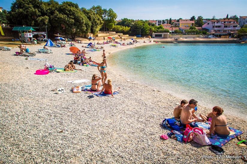 Plaža Pješčana uvala Medulin - Turistična destinacija info - Plaža ...