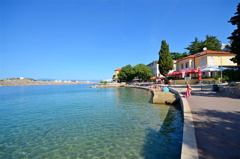 Strand Dubec Omisalj - Insel Krk - Touristen Info - Strand Dubec Kroatien